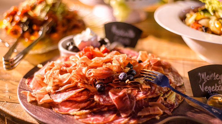 How to make the perfect catering choice for your wedding