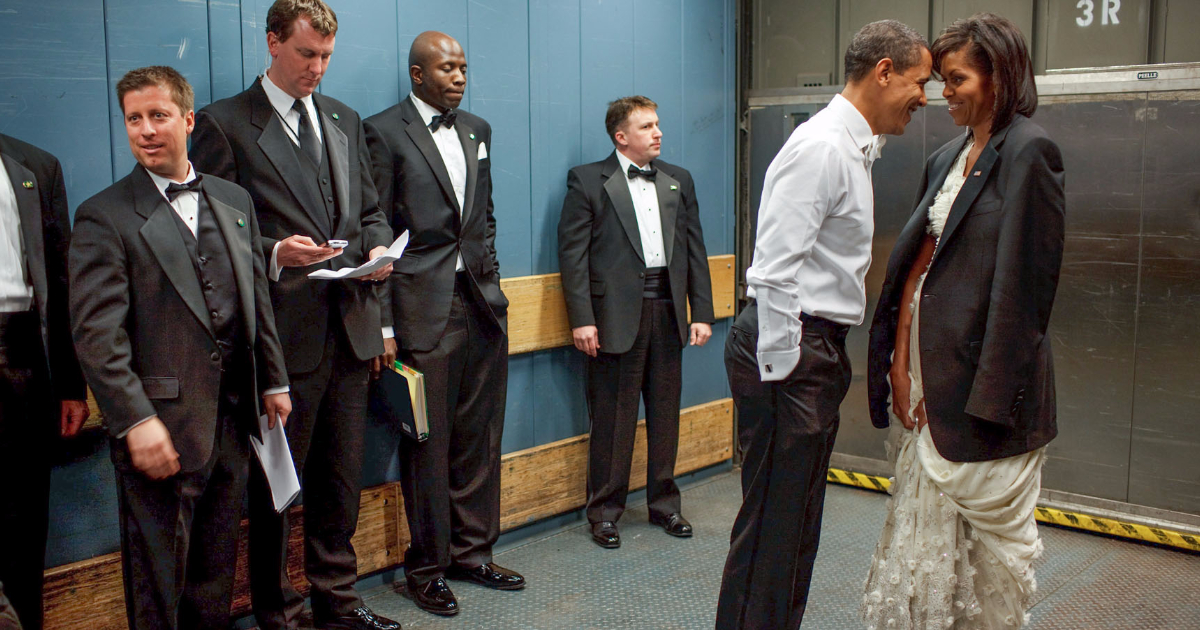 Time to Say Goodbye: Barack & Michelle Obama’s cutest moments